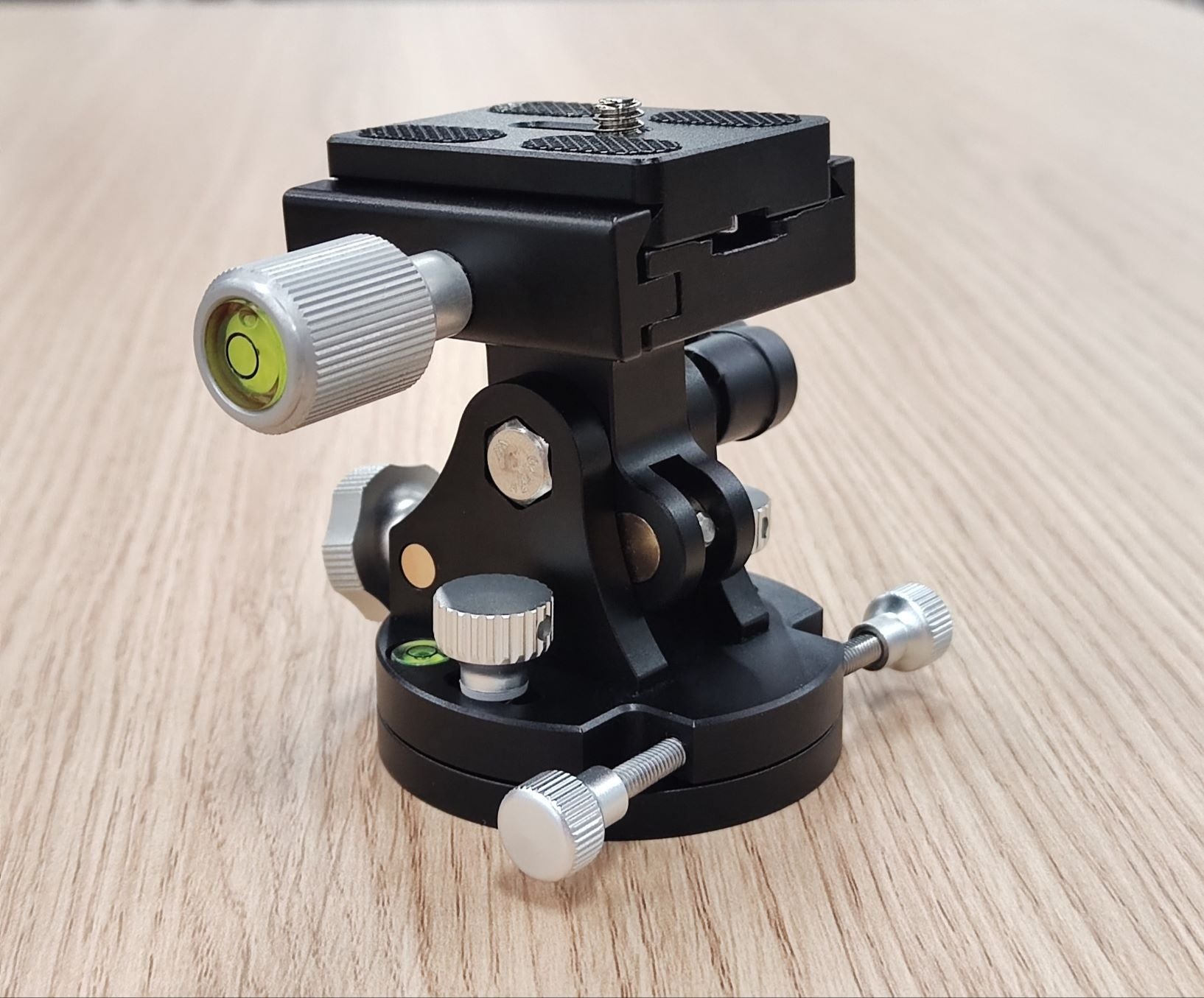 Wedge for precise polar alignment – Move-Shoot-Move Rotator