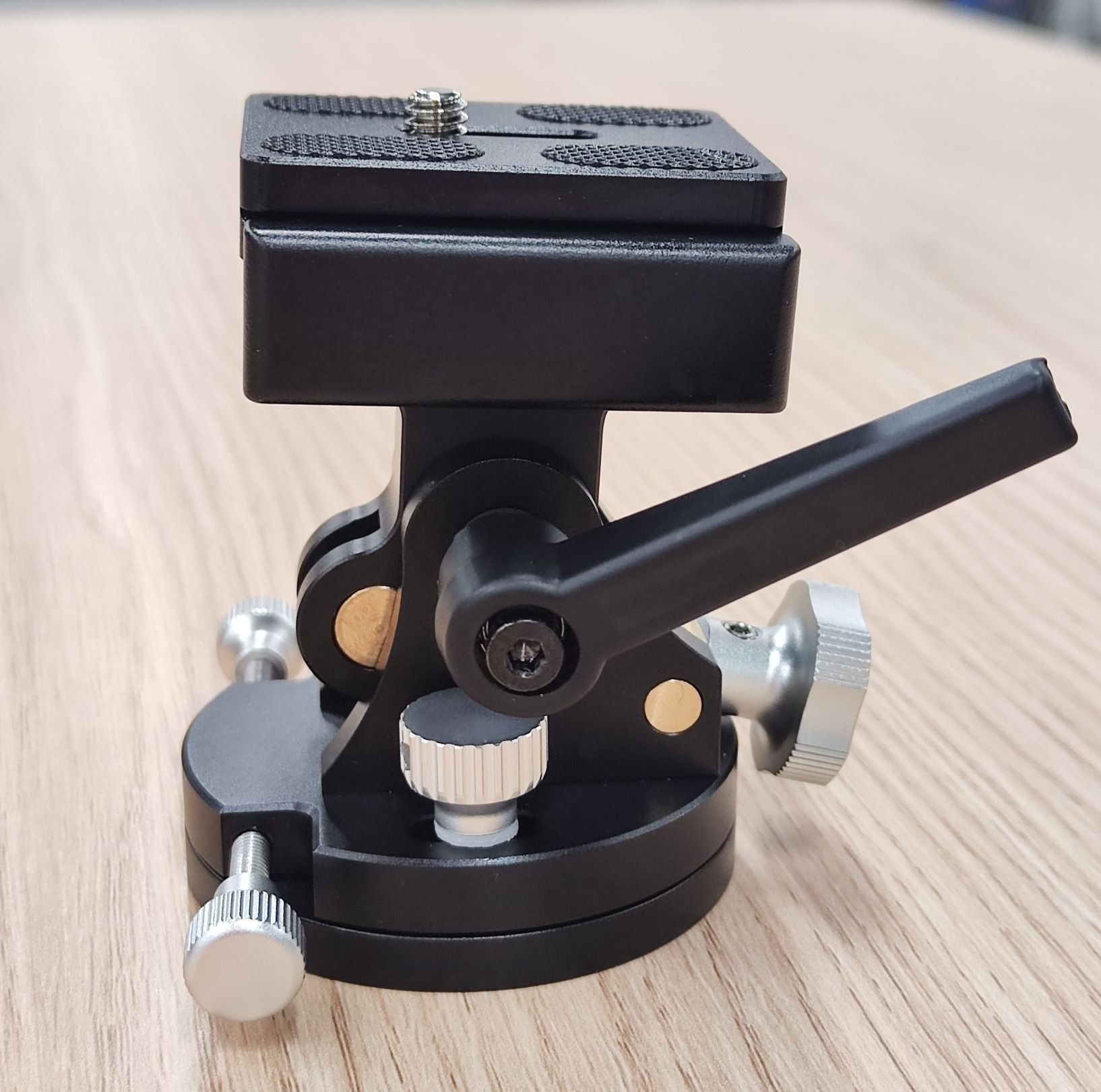 Wedge for precise polar alignment – Move-Shoot-Move Rotator